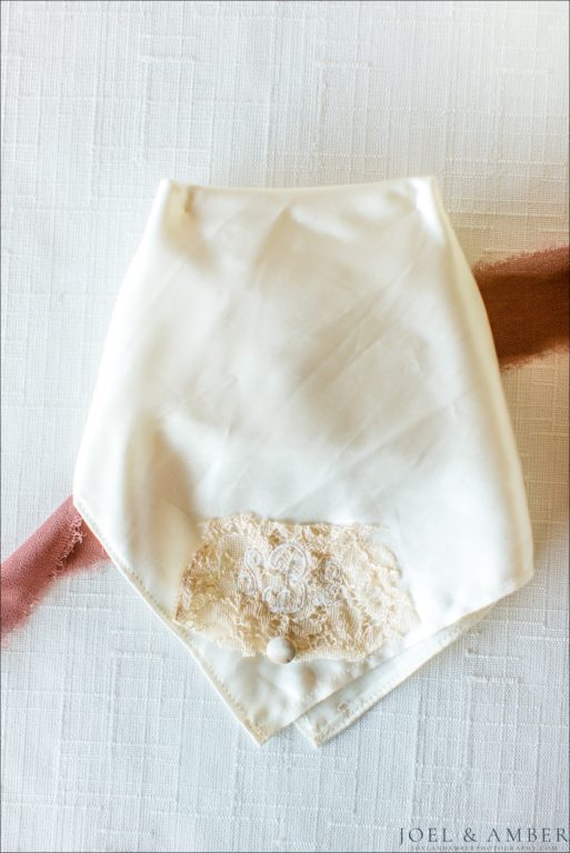 Laura & Gray // November Mauve & Ivory Burritt Wedding | Joel and Amber ...