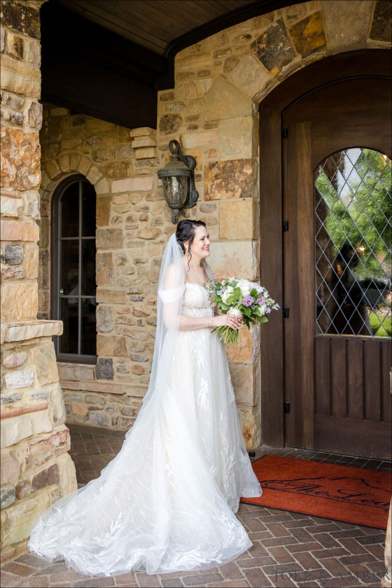 Laura & Max // French Garden Ledges Wedding | Joel and Amber Photography